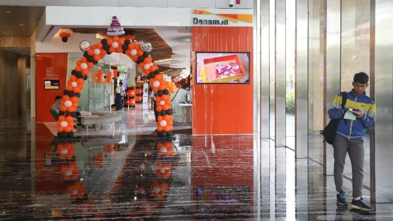 Geger Delisting BDMN: Danamon dan OJK Bongkar Fakta Sebenarnya!